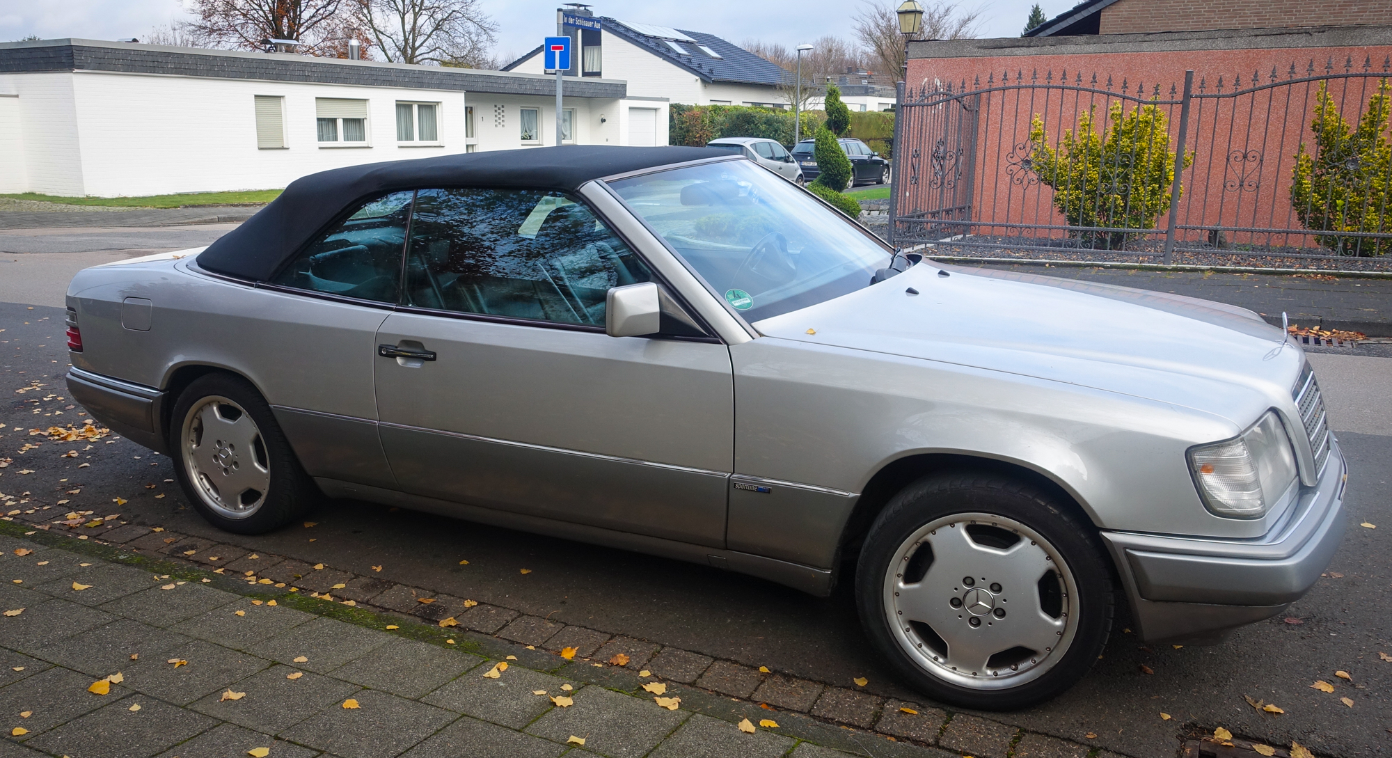 W124 Cabrio steht zu hoch, oder? – Mercedes Benz Heckflosse